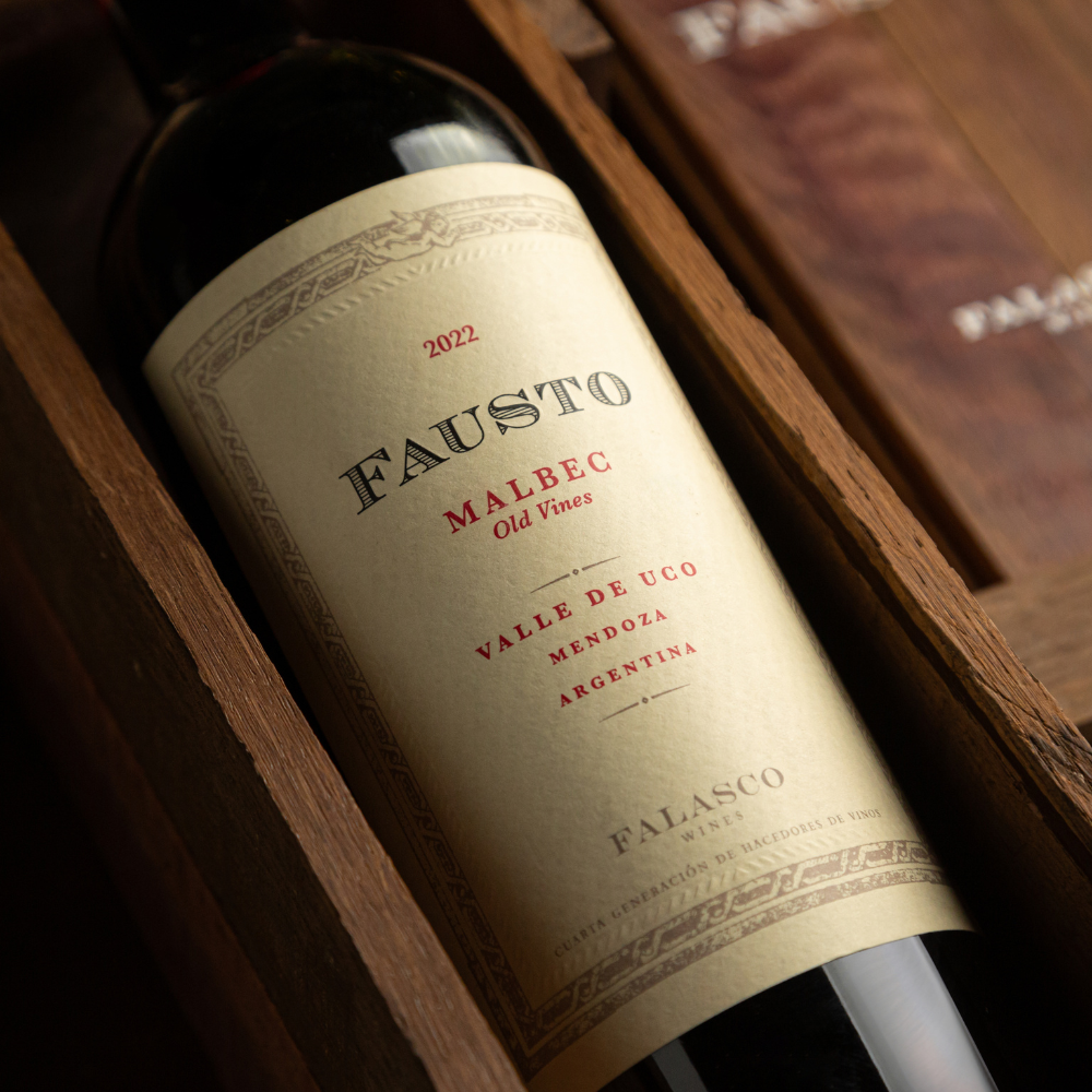 Fausto Malbec En Estuche De Duelas Familia Falasco